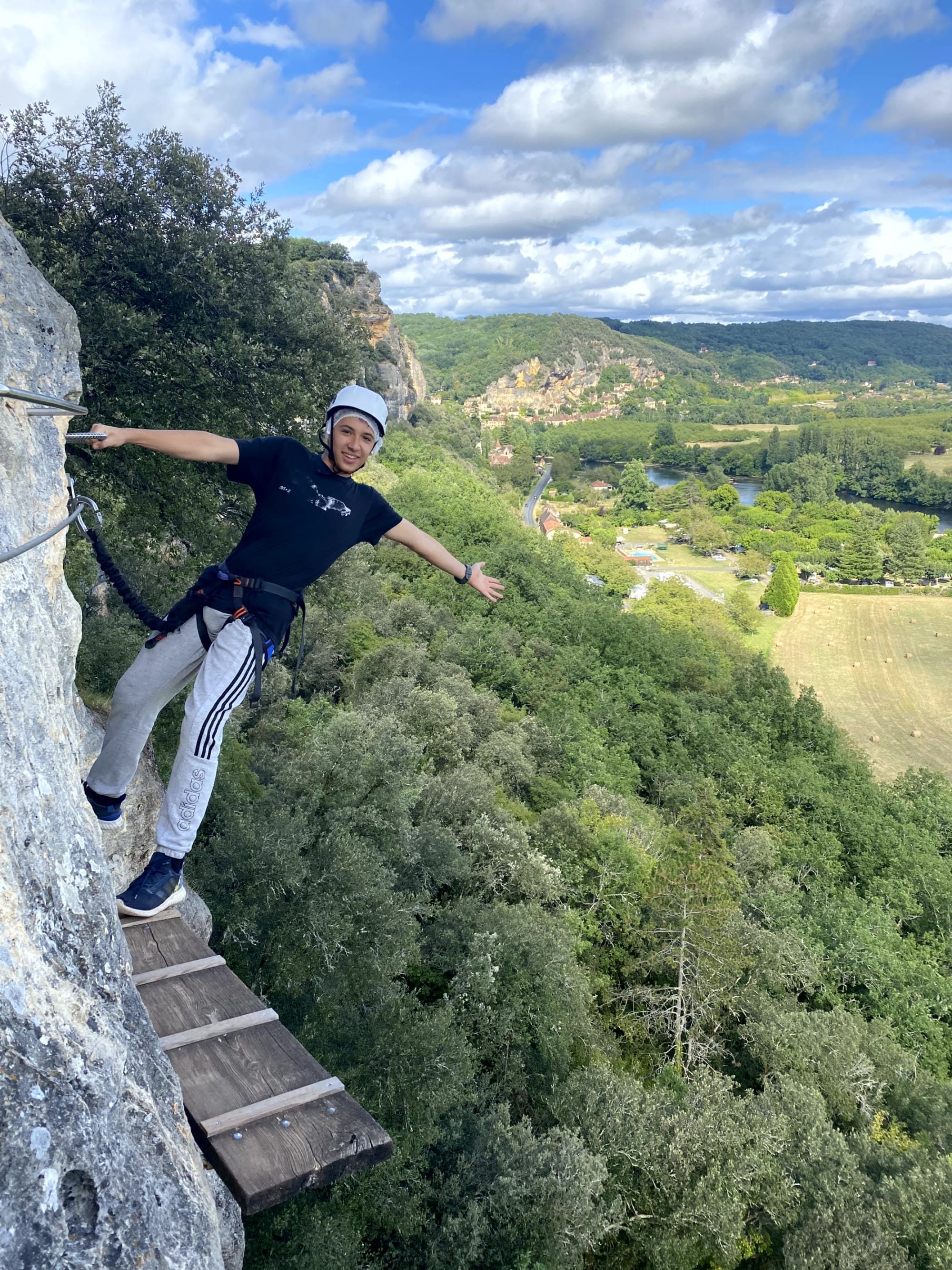 Exploring Dordogne France for Family Adventure