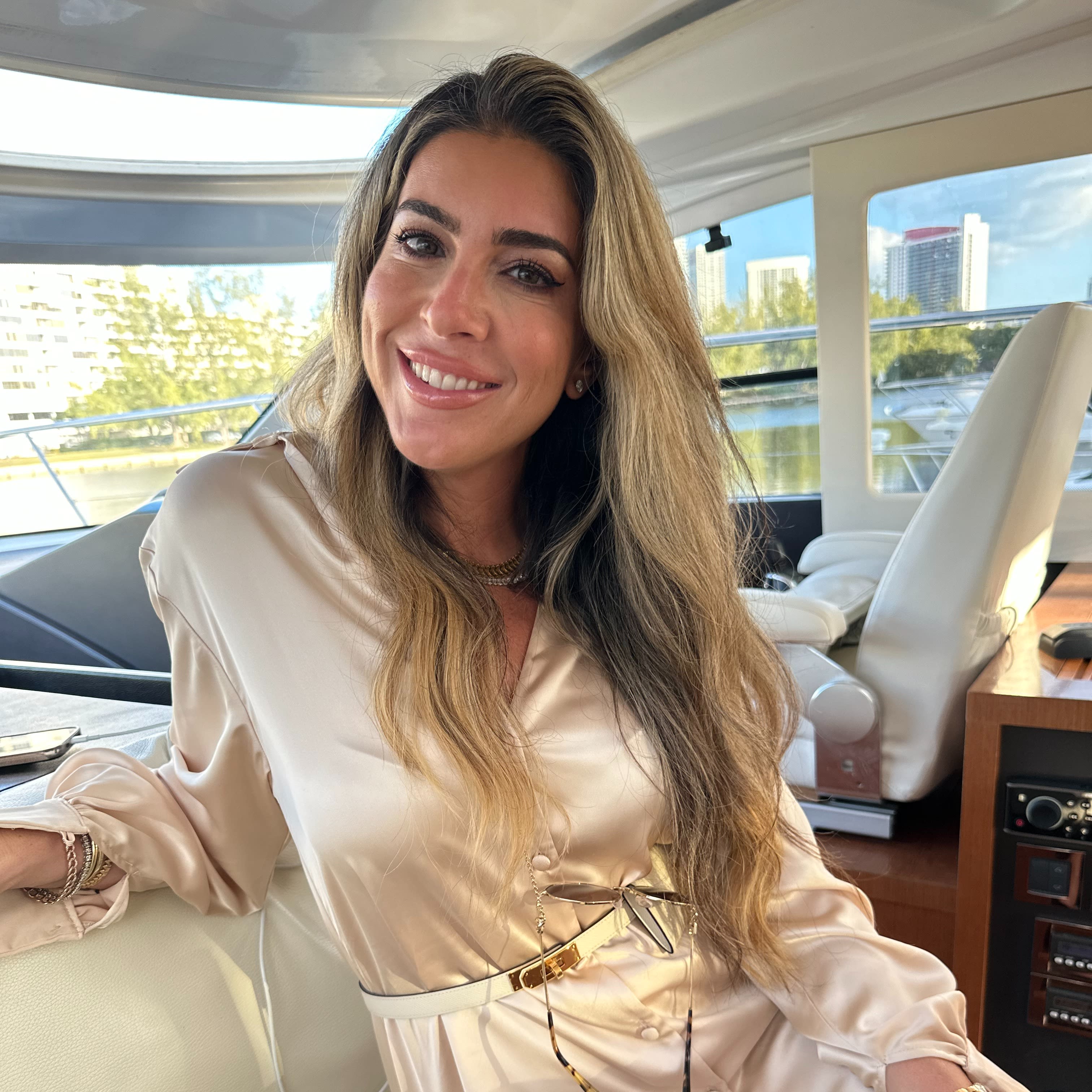 Jennifer Tomina | Fora Travel