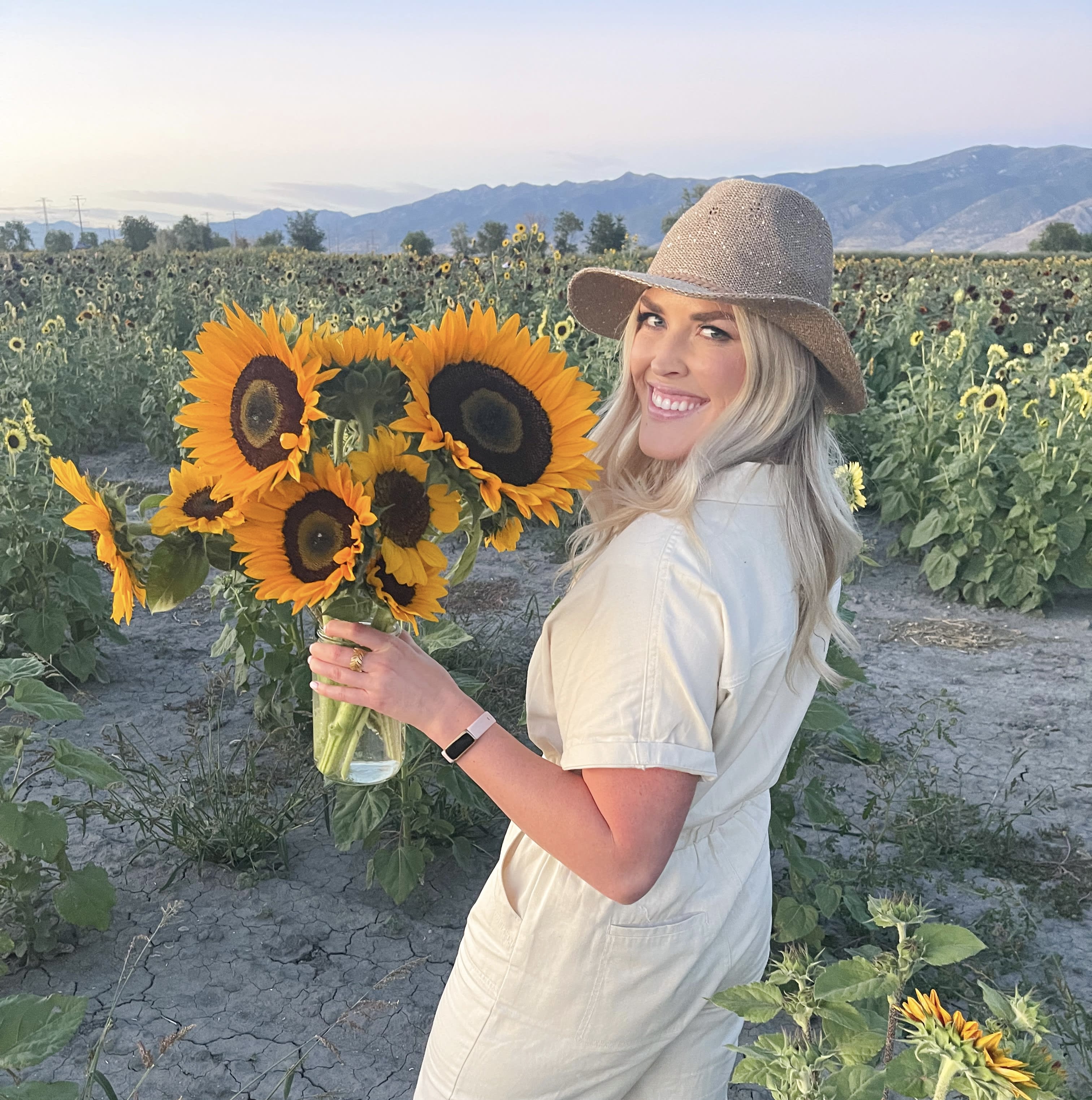 Sabrina Moon | Fora Travel