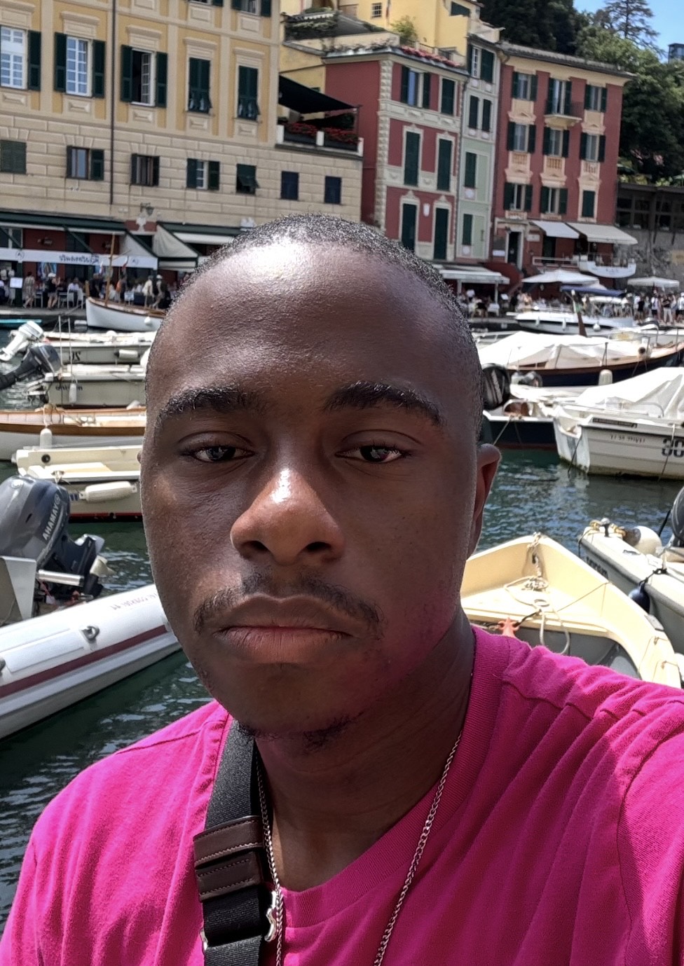 Yanay Boayue | Fora Travel