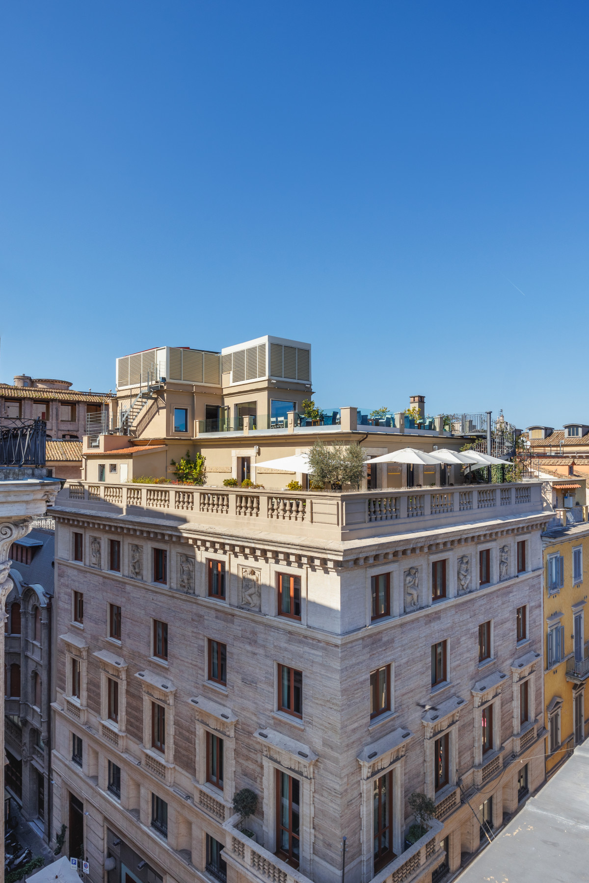 Singer Palace Hotel Roma: Benefits, FAQs & More