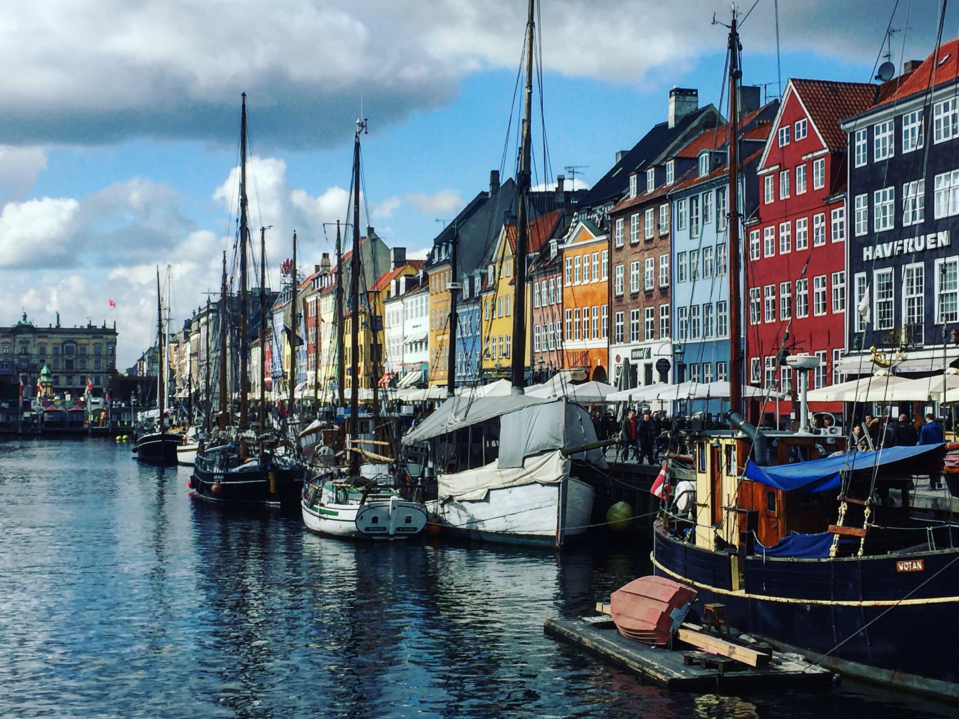 Alex DeRosa | Fora Travel