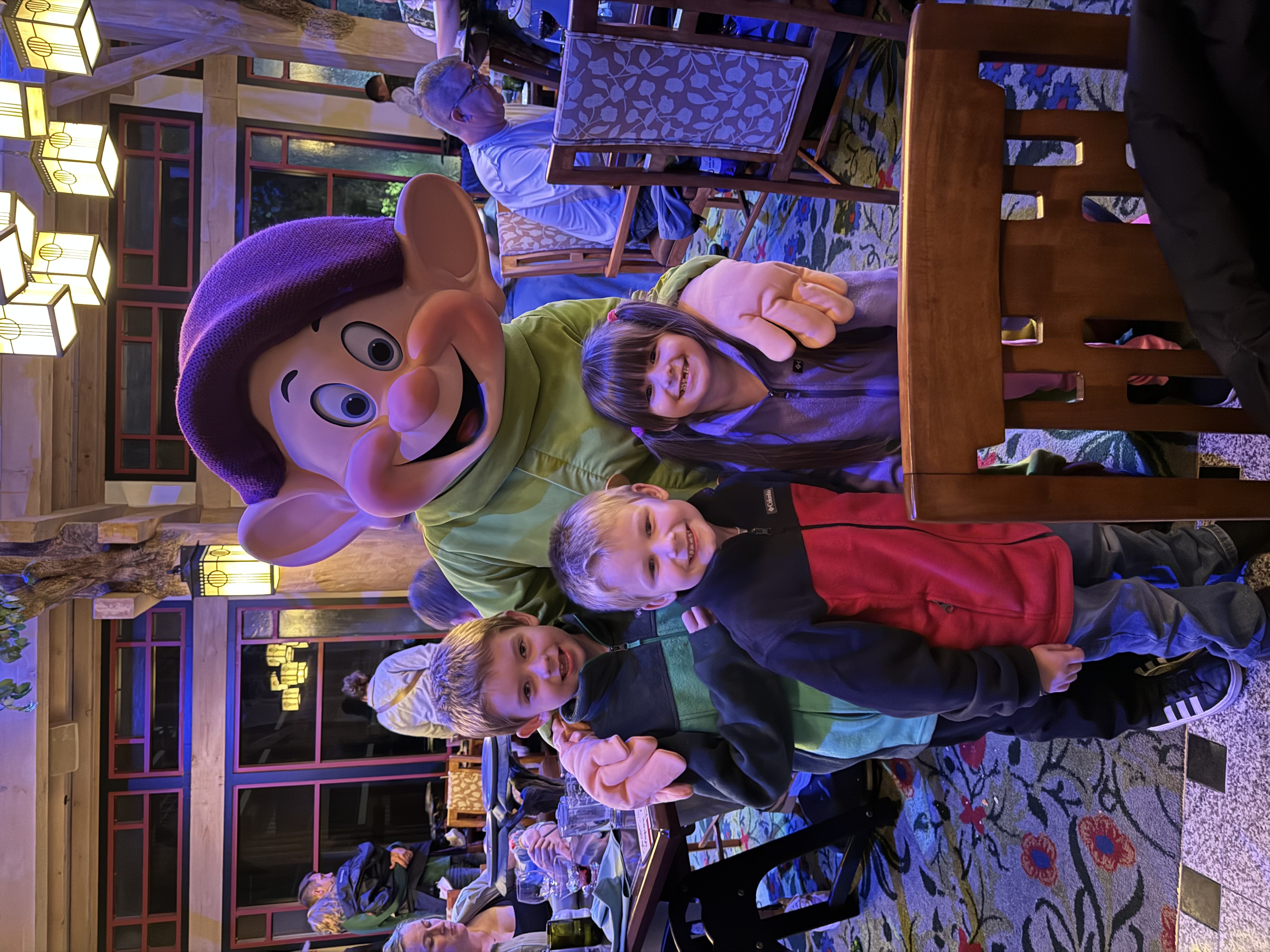 Navigating Disney with DAS for Families with Autistic Children