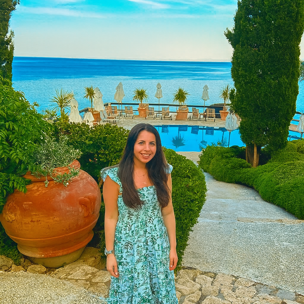 Ashley R | Fora Travel