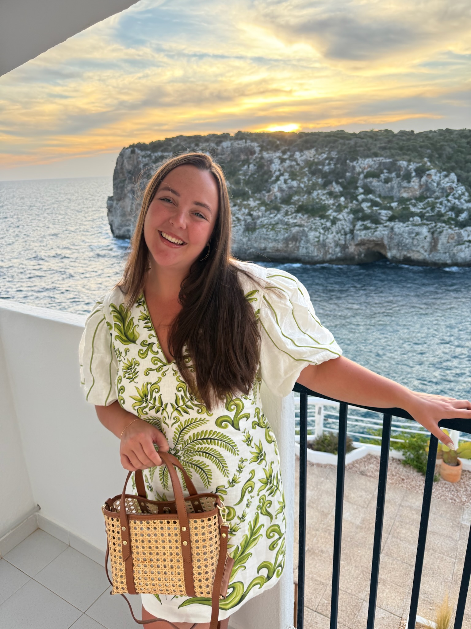 Bella Riddle | Fora Travel