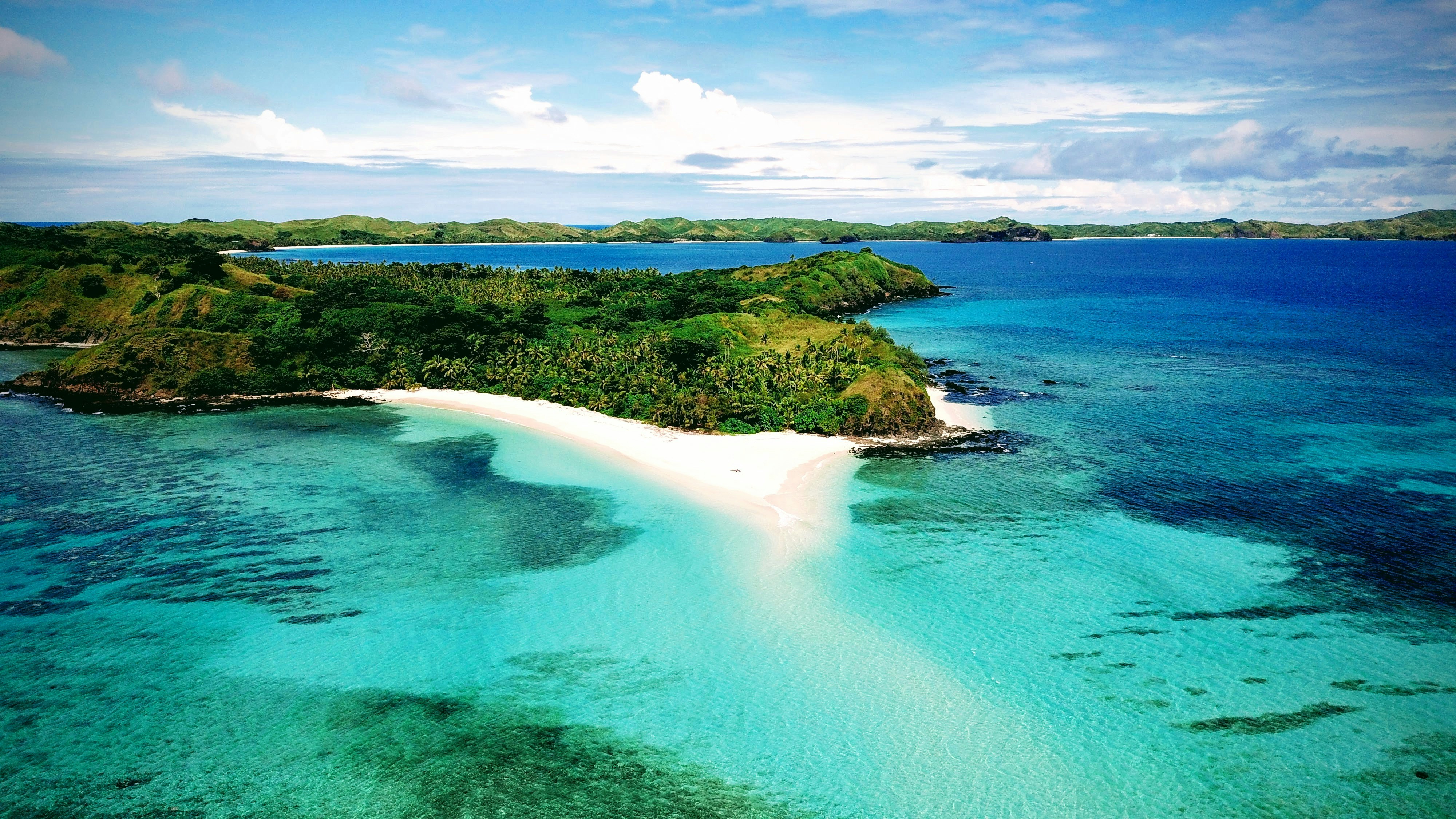 Fiji Luxury Island-Hopping & Cruise Guide