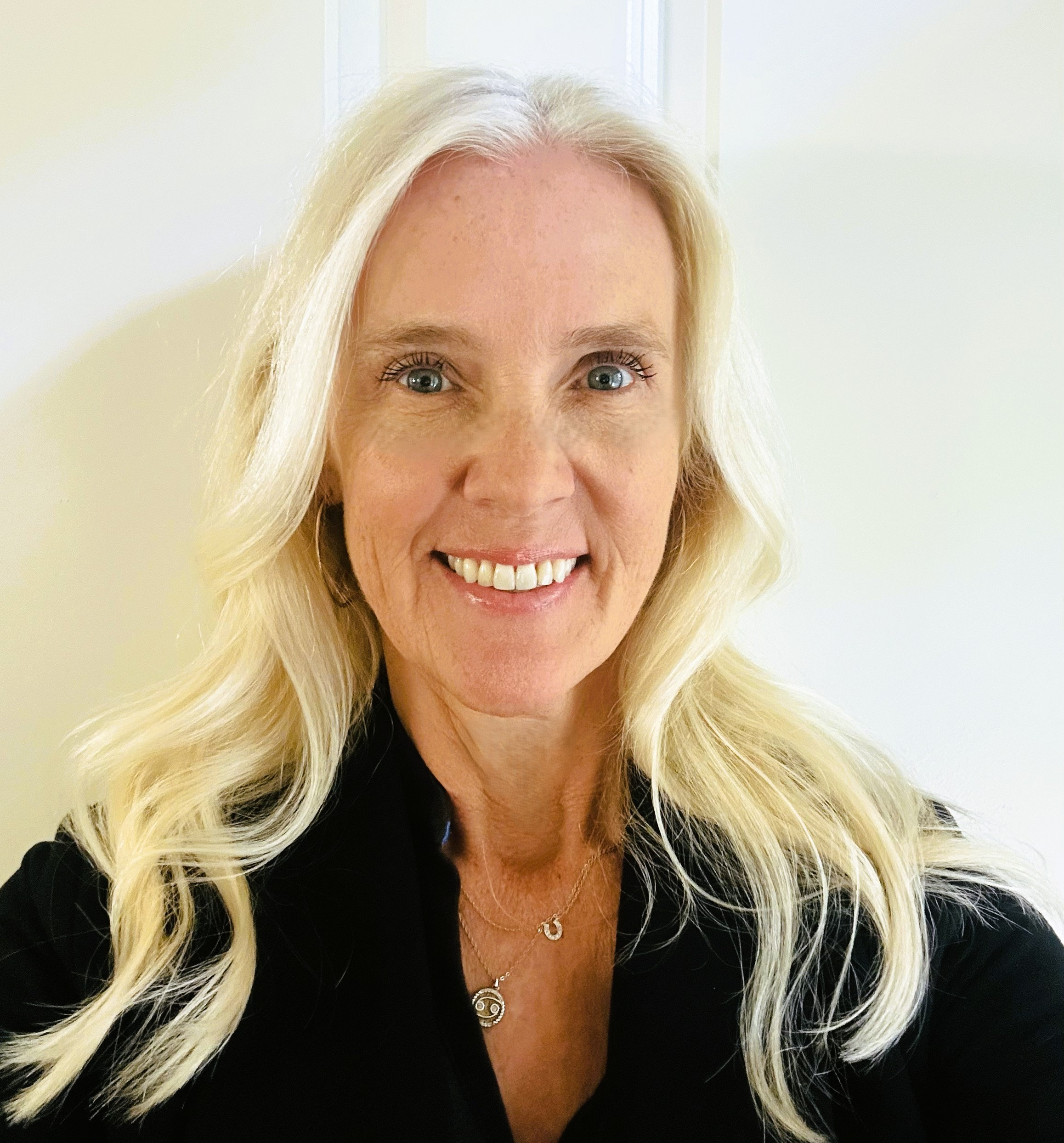Anne Lewis | Fora Travel