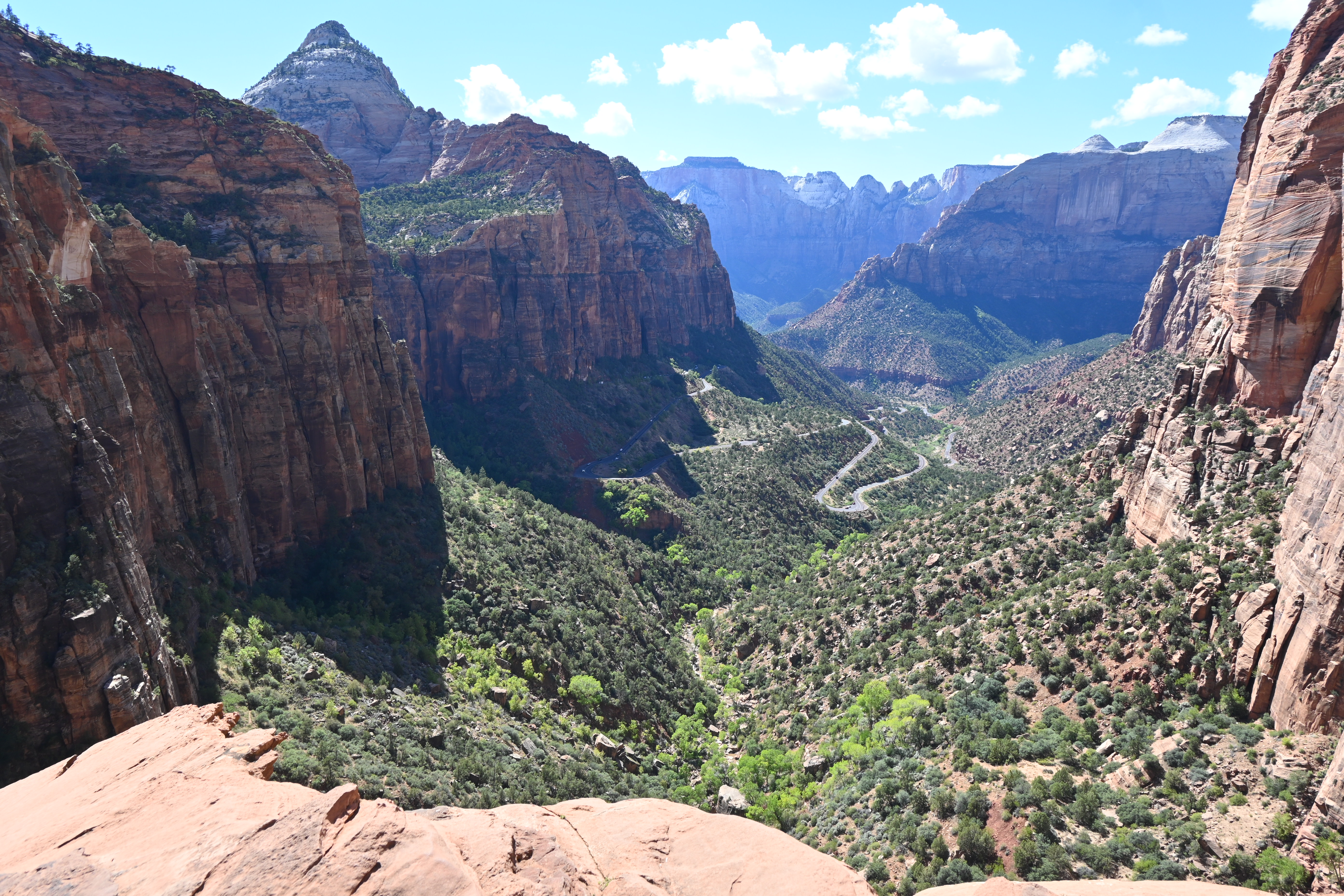 A Guide to the Perfect Zion Getaway: Trails, Tips & Must-Sees
