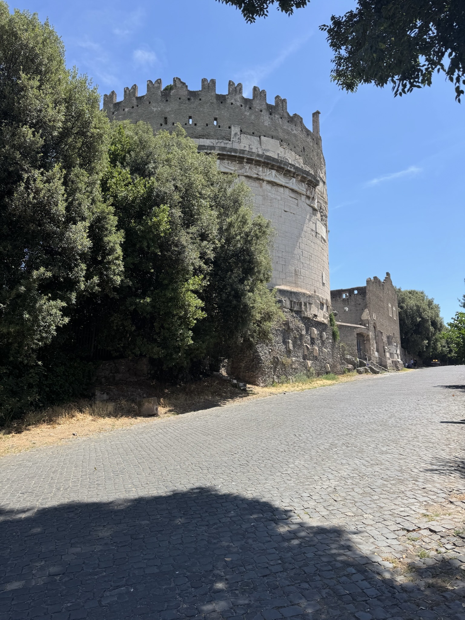 Ancient Streets to Golden Canals: Rome & Amsterdam in 7 Days